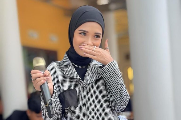 Profil Biodata Edot Arisna, Penyanyi Cantik Asal Jepara Lengkap Umur dan Agama – Lagi Trending