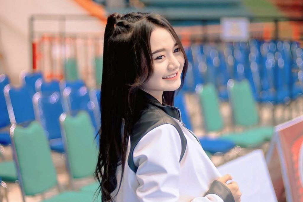 Mengenal Dekat! Profil Biodata Monic Monica, Penyanyi Cantik Asal Pati ...