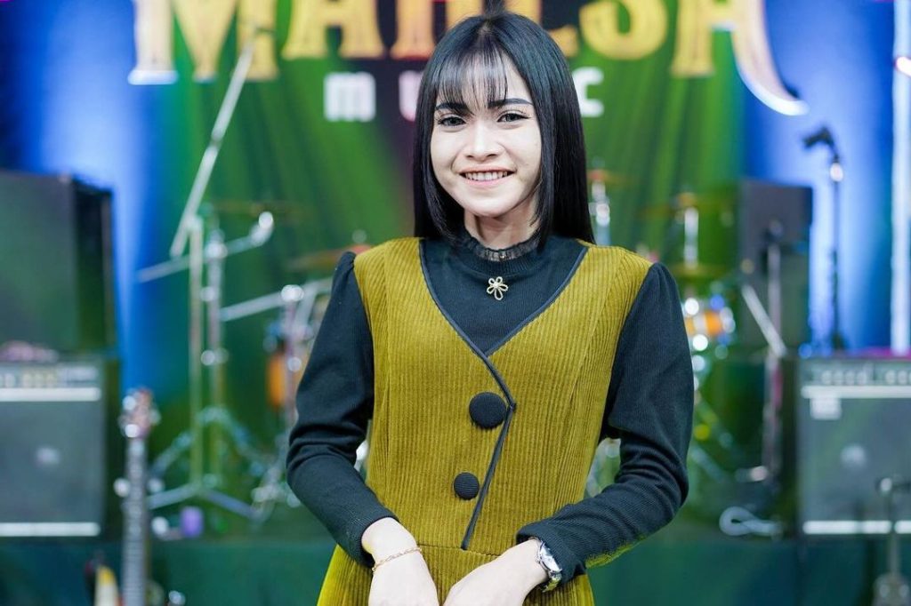 Profil Biodata Ayu Cantika Lengkap, Umur, Asal dan Agama – Lagi Trending