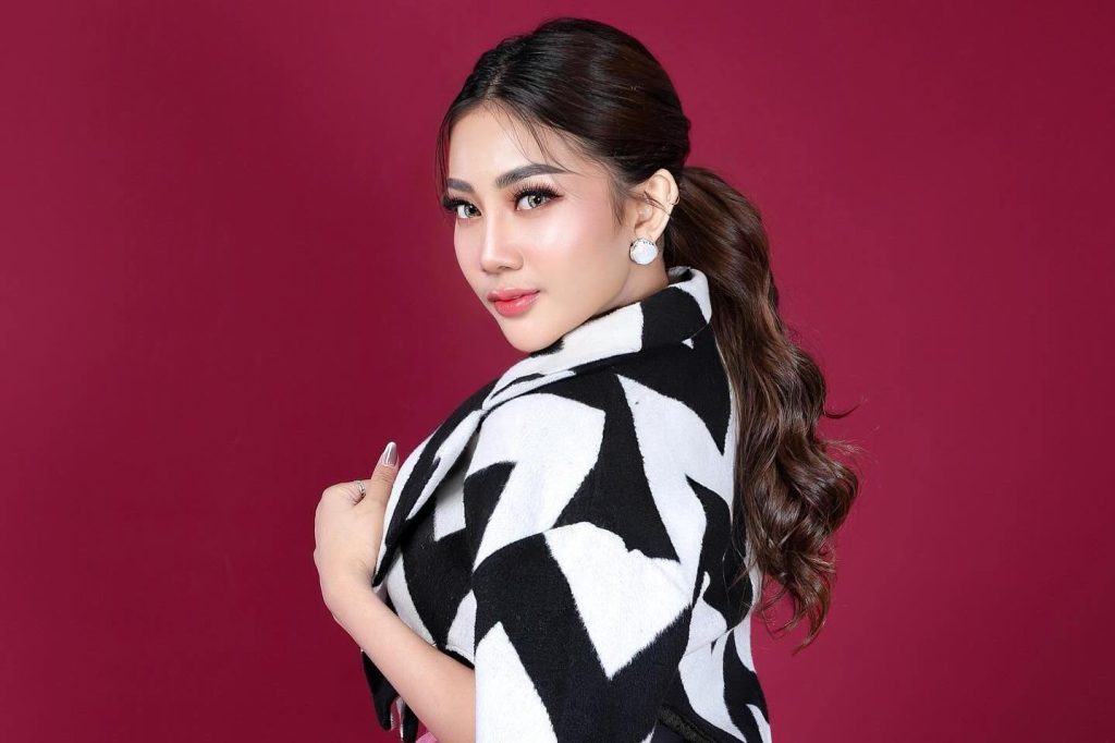 Profil Biodata Shinta Gisul Lengkap, Umur, Agama, Asal dan IG Asli ...